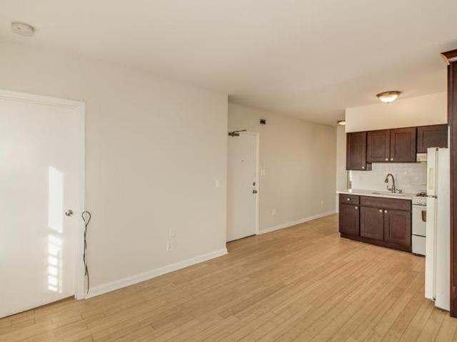 242 South St #2 Jersey City, NJ 07307