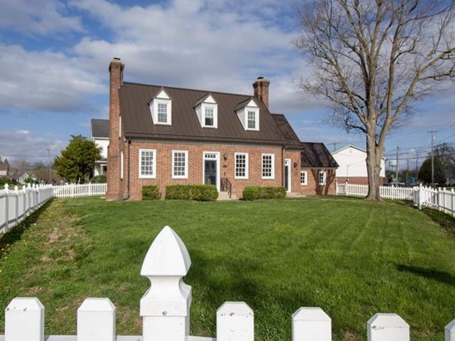 242 SE Greenville Ave, Winchester, IN 47394