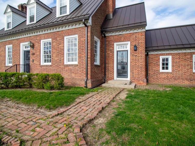 242 SE Greenville Ave, Winchester, IN 47394 | MLS #202613 | Compass