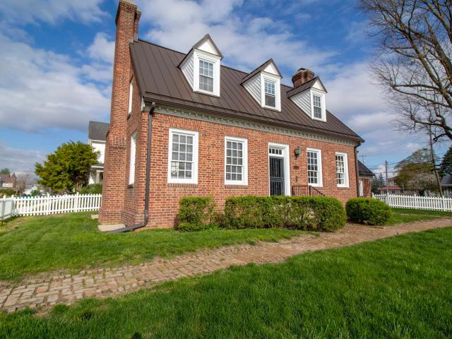 242 SE Greenville Avenue