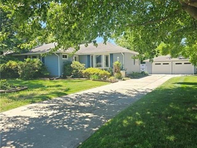 242 Sunset Rd, Avon Lake, OH 44012
