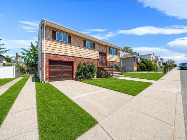 242 Roquette Avenue