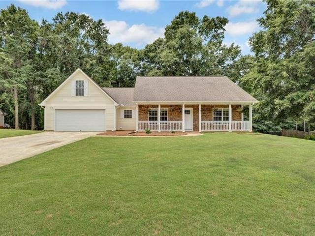 242 Richmond Dr, Social Circle, GA 30025