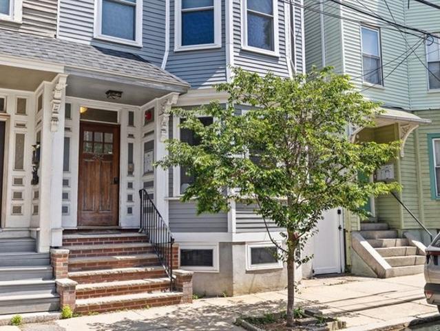 242 W 5th St Apt 1, Boston, MA 02127