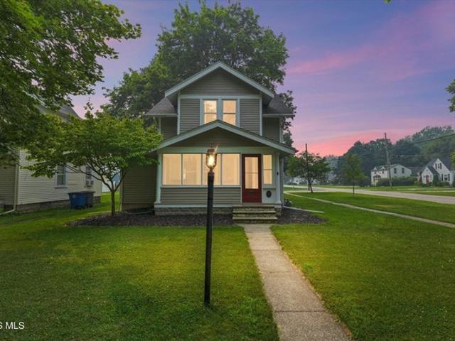242 W 7th St, Perrysburg, OH 43551