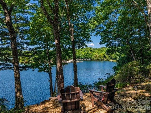 242 Wahuhu Ct, Brevard, NC 28712