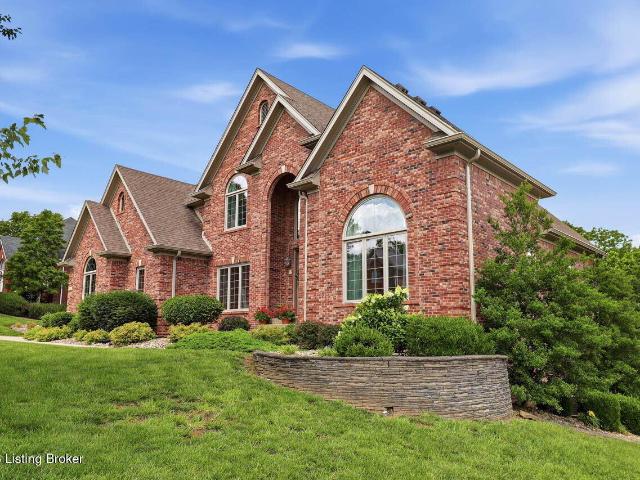 242 White Oak Dr