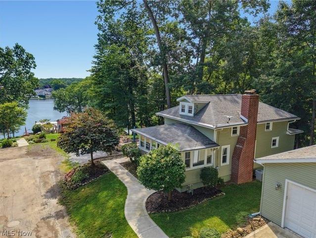 242 Uhl Dr, Portage Lakes, OH 44319