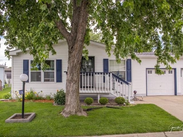242A Meadowlark Ln, Sandwich, IL 60548