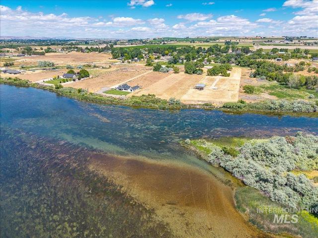 24345 Island Crossing Wy