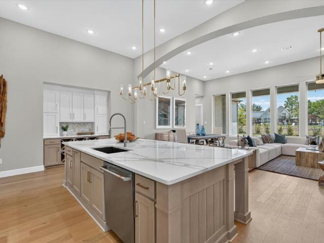 2434 Miranda Lane