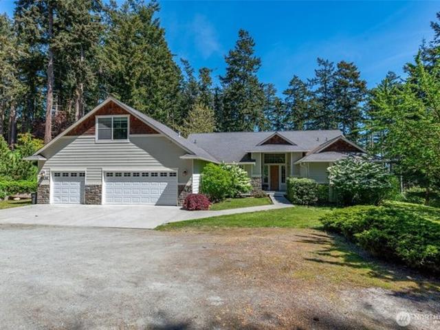 2434 Moss Ln, Oak Harbor, WA 98277