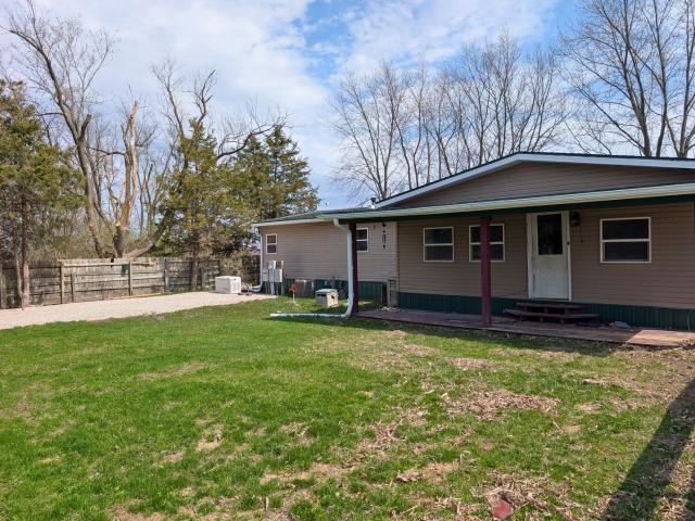 2434 E 2350th Road
