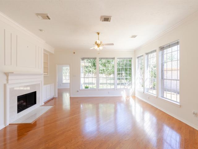 2434 Fairway Pointe Drive