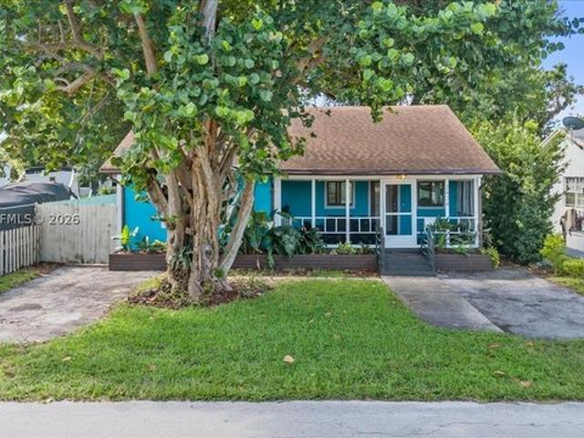 2434 Lincoln St, Hollywood, FL 33020