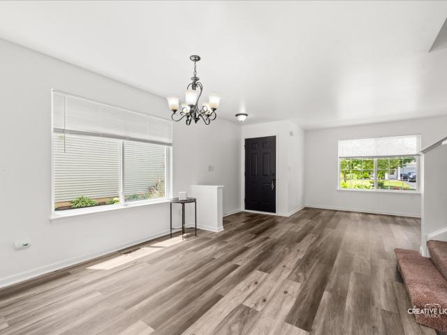 2434 Roxbury Lane