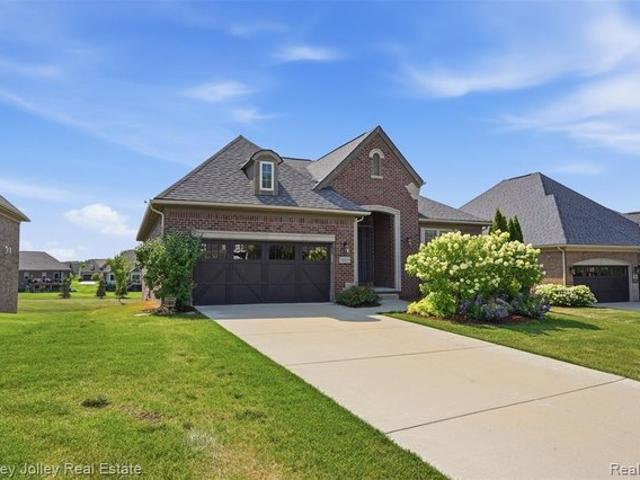 24355 Pinnacle Cir, Lyon Township, MI 48178