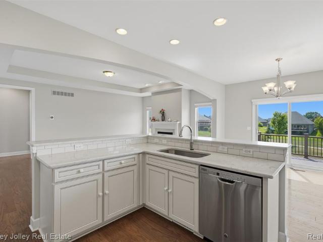 24355 Pinnacle Circle
