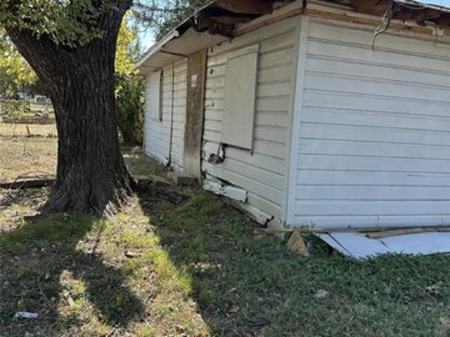 2435 Iroquois St, Dallas, TX 75212