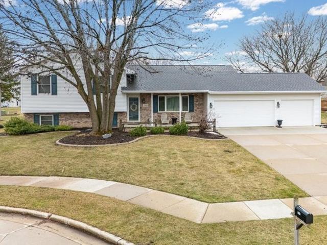 2435 Kaitlynn Ct, Oshkosh, WI 54901