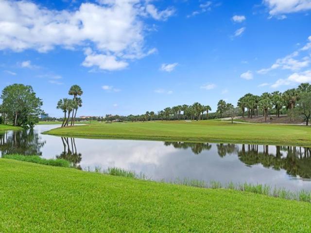 2435 Presidential Way Apt G, West Palm Beach, FL 33401