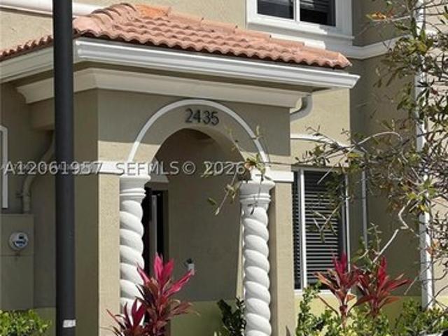 2435 SE 11th St, Homestead, FL 33035