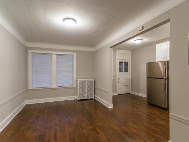 2435 W Rosemont Avenue # 3
