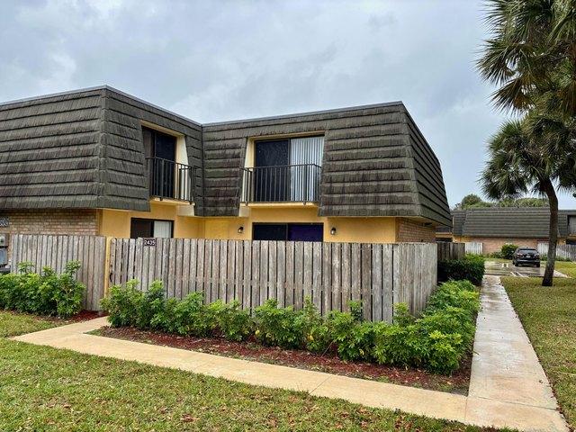 2435 24th Way, West Palm Beach, FL 33407