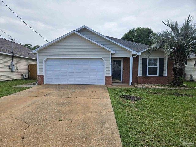 2436 Gulf Breeze Ave, Pensacola, FL 32507