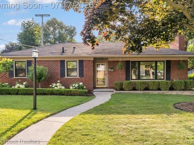 2436 Hawkins Ave, Royal Oak, MI 48073