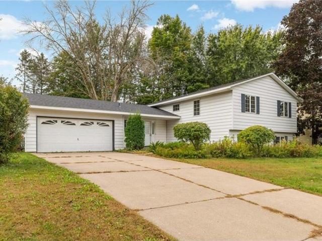 2436 Lydia Ave E, Maplewood, MN 55109
