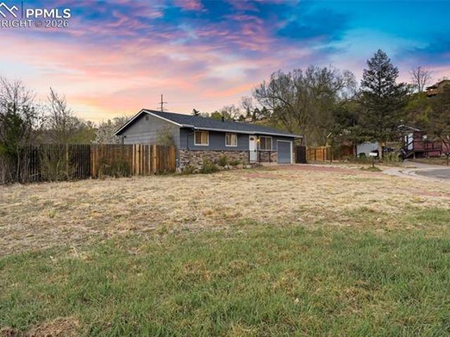 2436 Launcelot Court