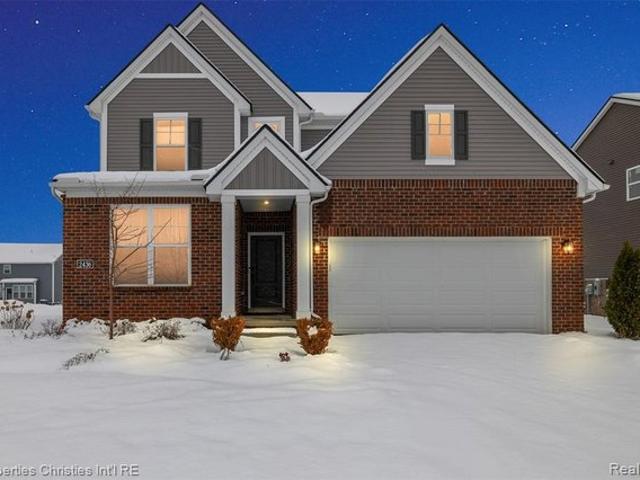 2436 Parkshore Dr, Commerce Township, MI 48382