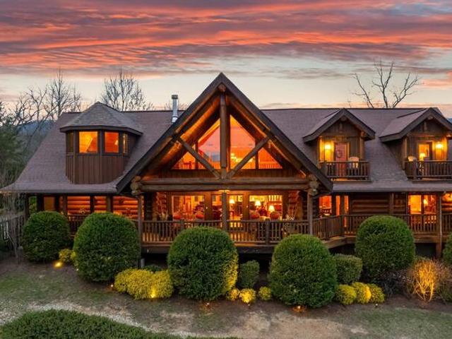 2436 Smoky Vista Way, Sevierville, TN 37862