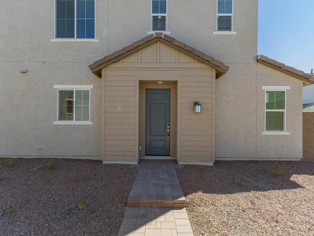 2436 W Maximo Way