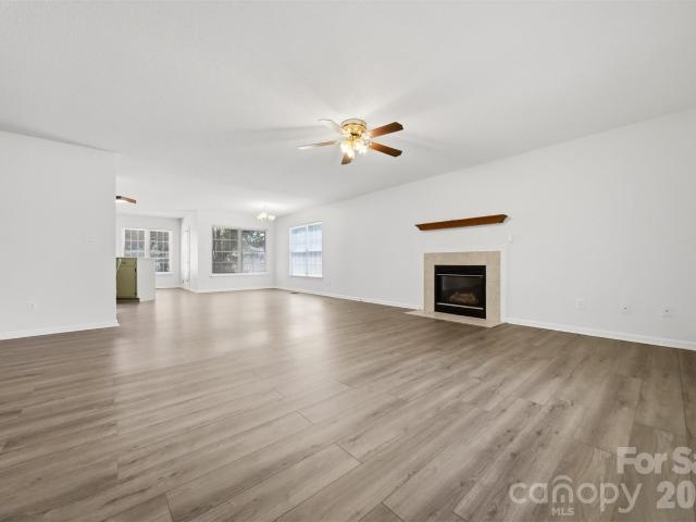 2436 29th Avenue Court NE