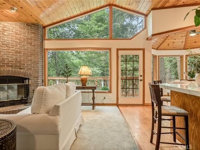 24376 Horst Dr, Crestline, CA 92325