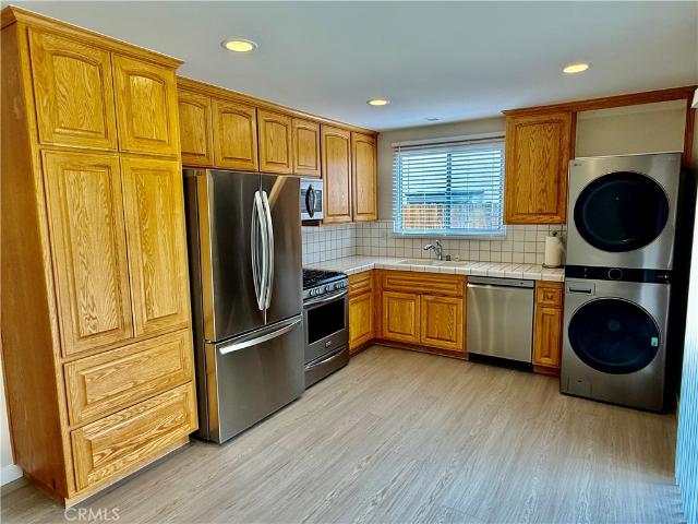 24378 Hartland St, West Hills, CA 91307 | MLS #SR26090 | Compass