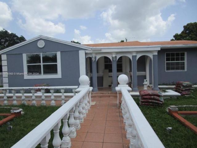 2437 Dewey St, Hollywood, FL 33020