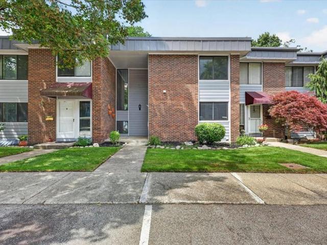 2437 Hampton Ct SE, Grand Rapids, MI 49546