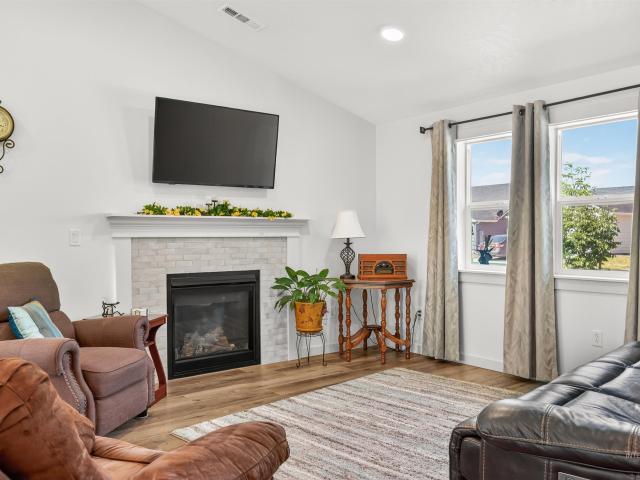 2437 Legacy Court