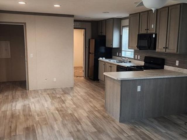 2437 Pajot Dr Unit 69, Kawkawlin, MI 48631