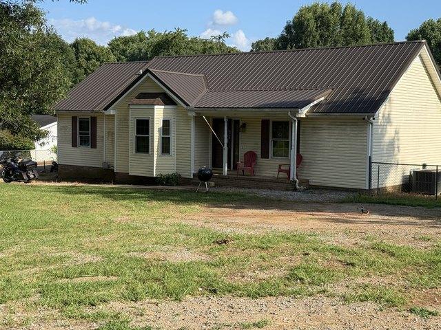 2438 Chester Harris Rd, Woodlawn, TN 37191