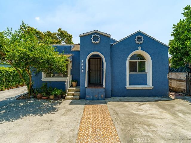 2438 E 114th