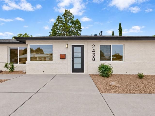 2438 Hendola Drive NE