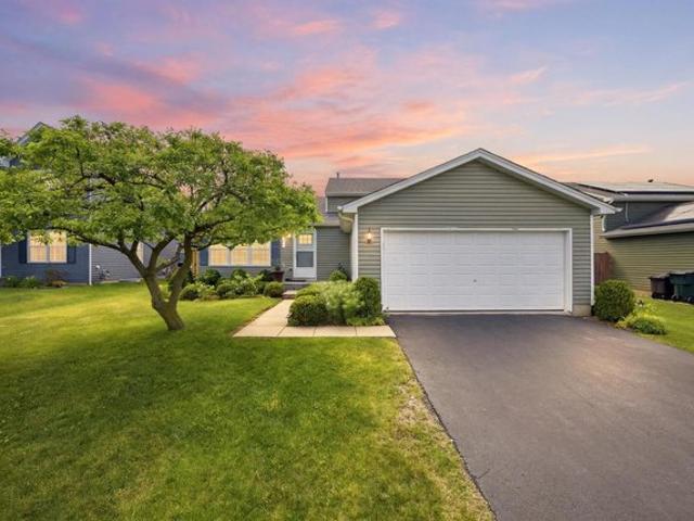 2438 Lotus Dr, Round Lake Heights, IL 60073