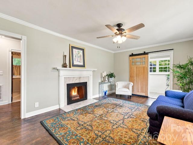 2438 Remount Road