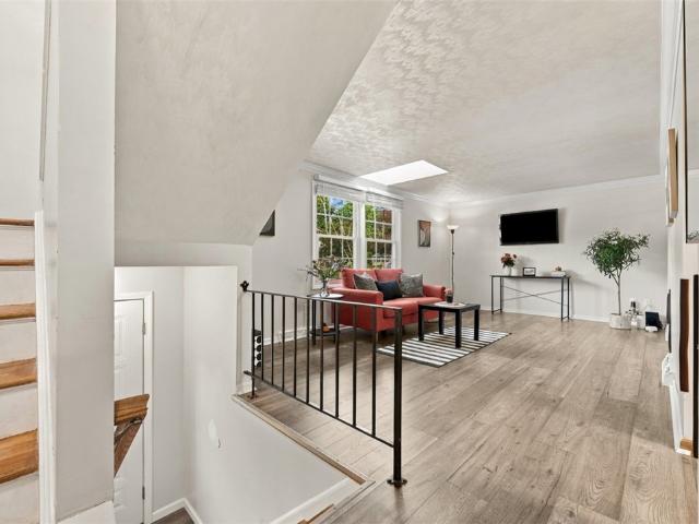 2438 Rolling Farms Rd