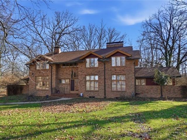 2438 Signal Hill Rd, Springfield, OH 45504