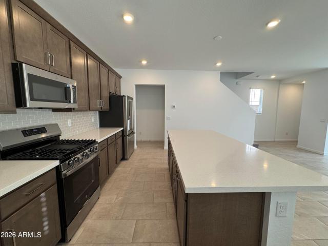 2438 W Rowel Road